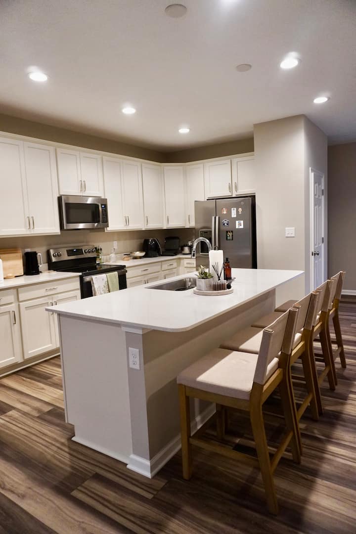 Homey Private Bed And Bath - Indianápolis, IN