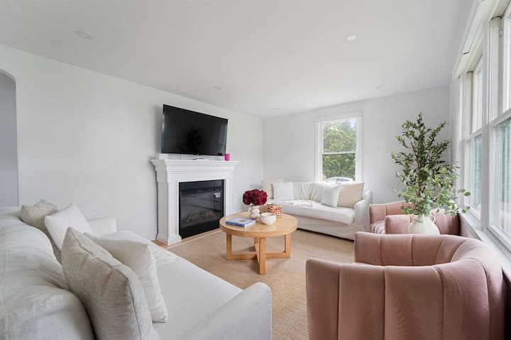 Renovated Cape Near Beach, With Fire Pit And Bbq - Fairfield, CT