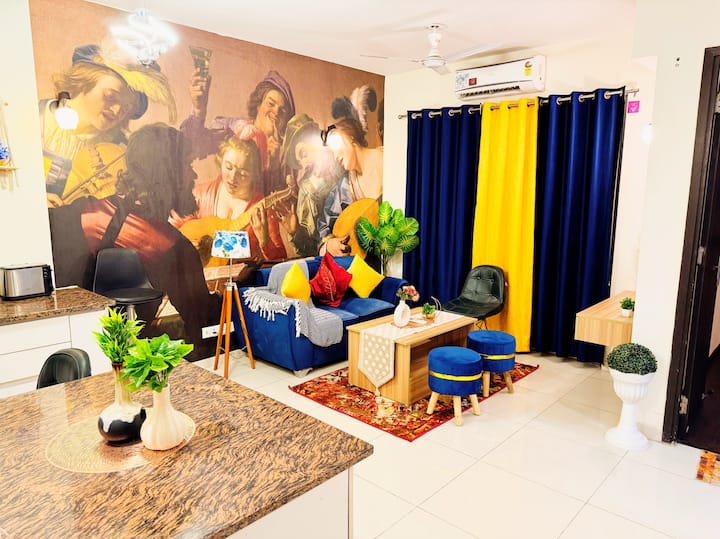 Old Monk | Luxury 1bhk Apartment | Jp Homestays - Noida