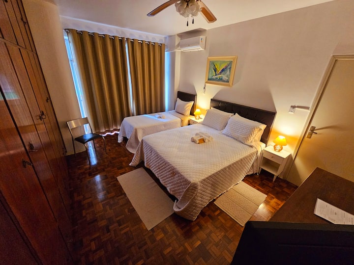 Apto 240m² C/garagem No Centro. Santa Casa. Wifi. - Porto Alegre