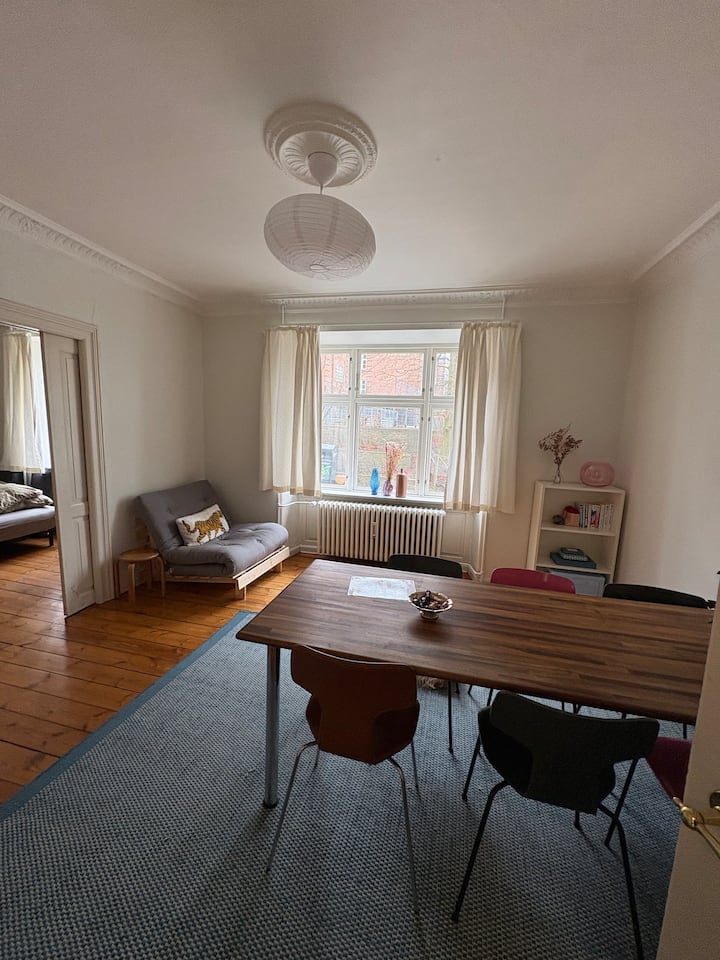 Hyggelig Lejlighed I Hjertet Af øGaderne - Århus