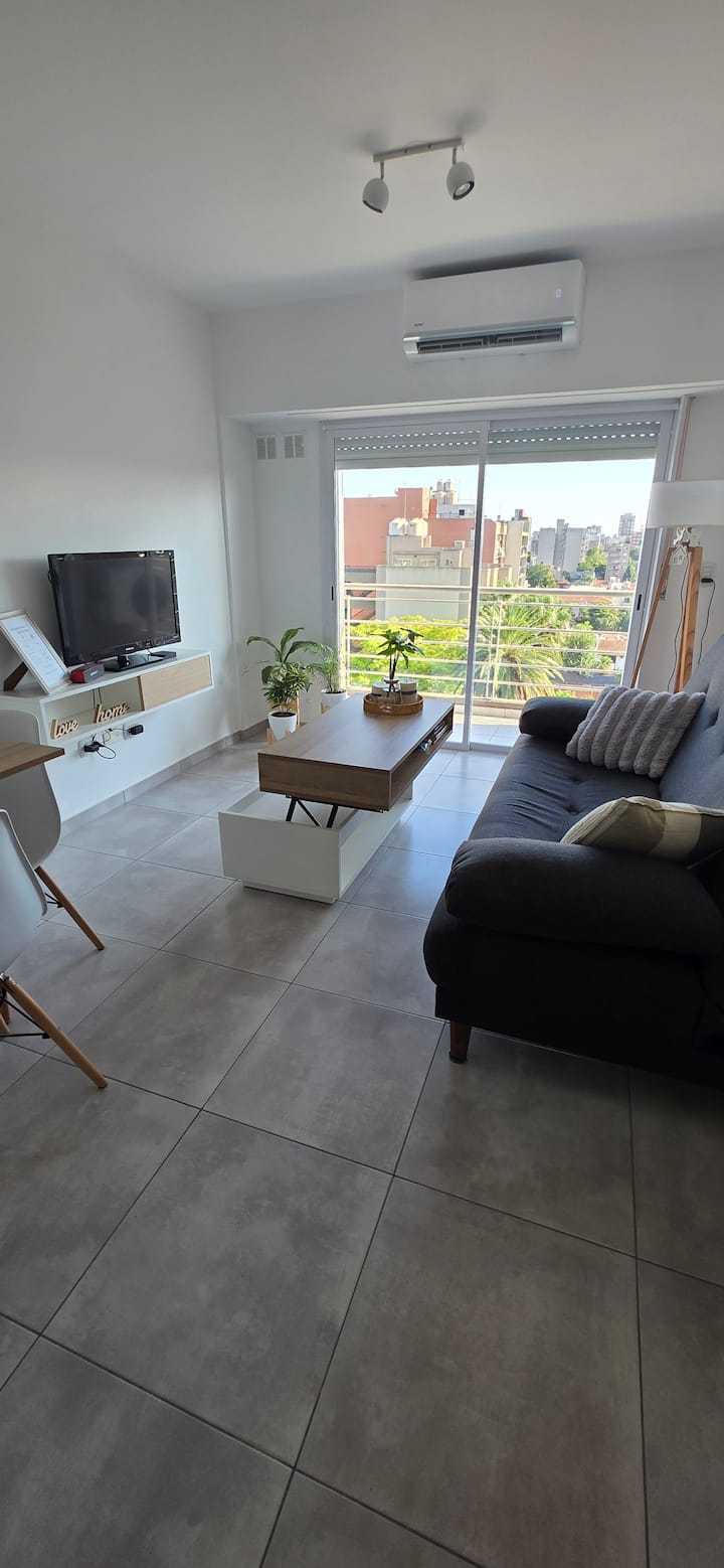 Cómodo Y Luminoso Departamento Amueblado - San Justo, BA, Argentina