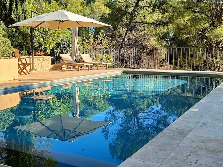 Uniek Gelegen Bastide In Cotignac Met Zwembad - Cotignac