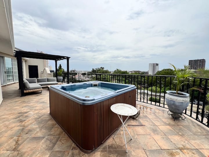 Penthouse F9 - Accra
