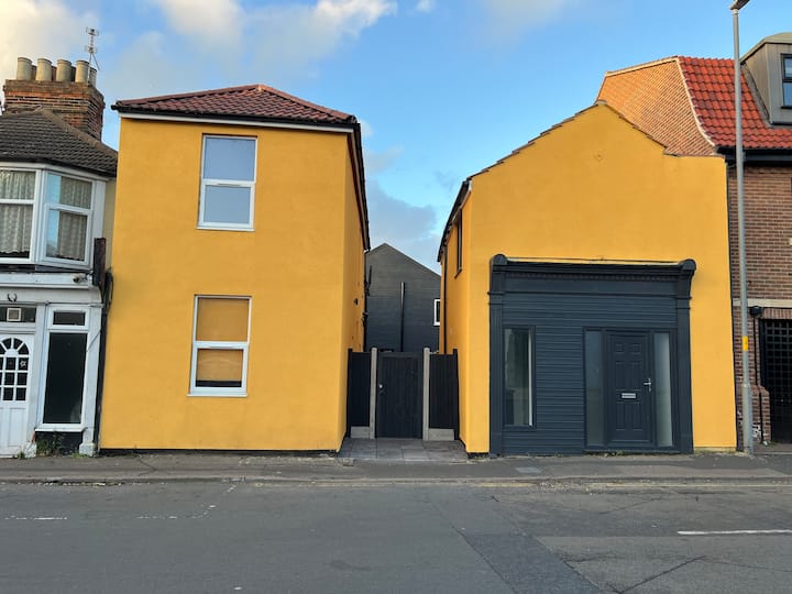 The Orange Courtyard Holliday Retreat - Great Yarmouth