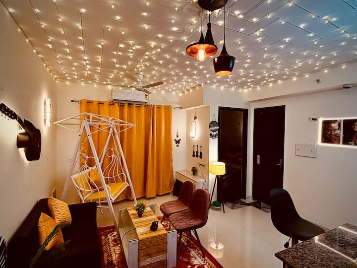 Marigold | Oasis Homestays - Noida