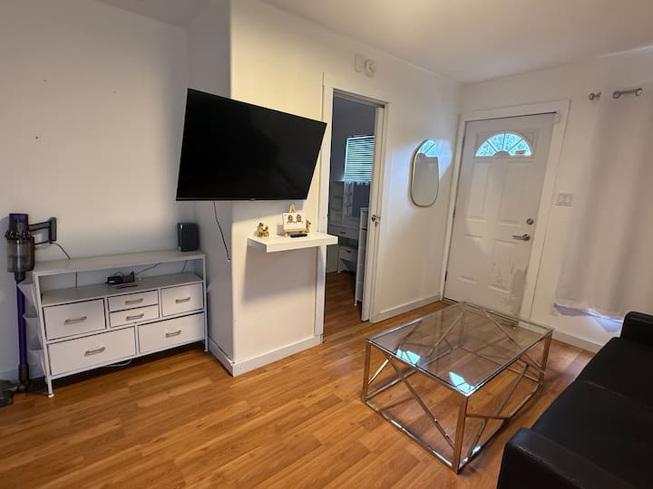 Cozy Renovated Home | Fenced Yard + Laundry - Thunder Bay