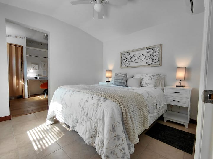 Near Uf | Private Spacious Tiny Home Retreat! - Gainesville, FL