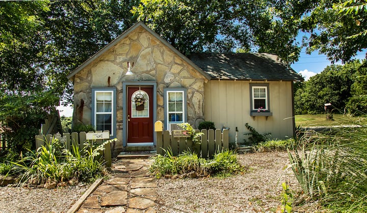 Apple Blossom - Emerald Beach, MO
