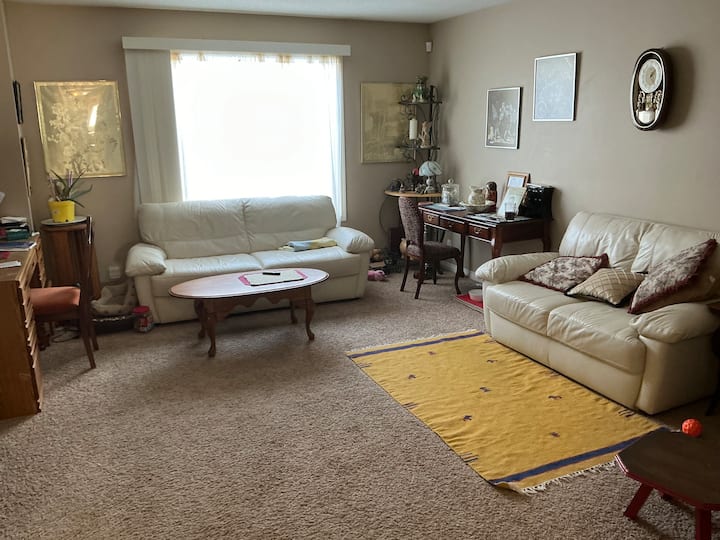Clean Quiet Room In A Family Atmosphere - Red Deer