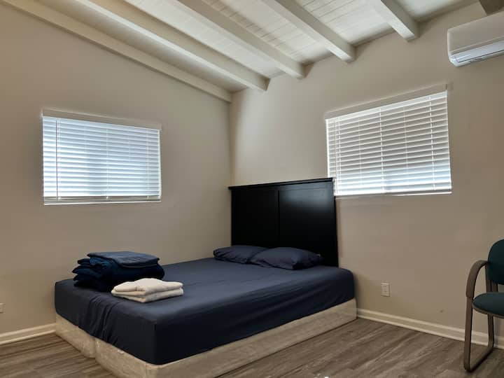 Nice Room Clean And Comfortable! - Palmdale, CA