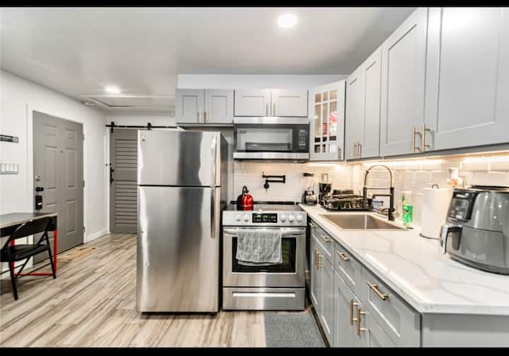 Furnished Apartmt Near Down Town With King Bed - Pleasant Grove - Dallas