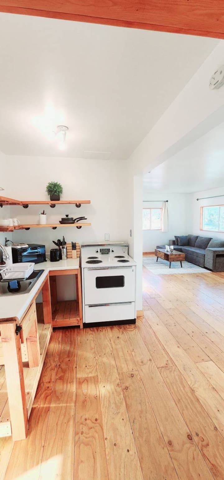 Yucca Valley Entire Unitb 
Near Pioneertown 8 Mins - Yucca Valley, CA