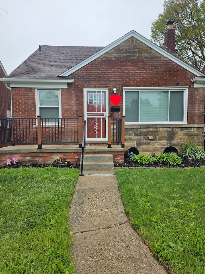 Cozy 3bed 2bath Wit Pool Table 15min 2dtwn Detroit - Hamtramck, MI