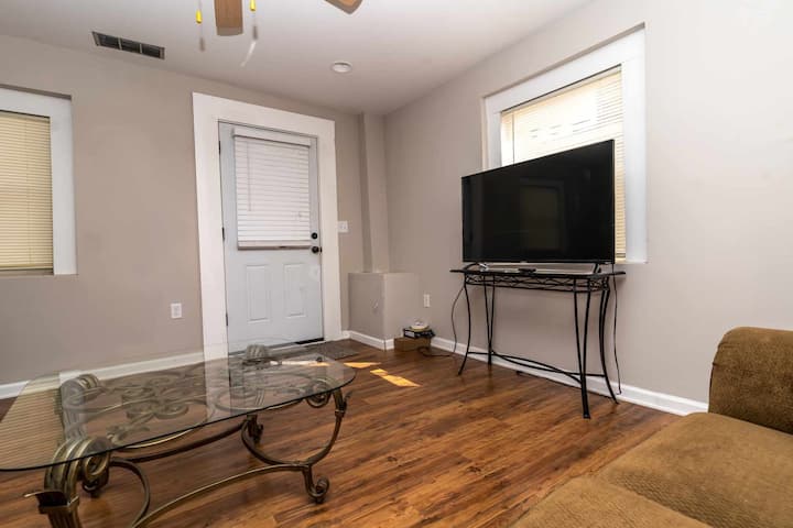 Cute Cottage Downtown New Port, Ky! - Cold Spring, KY