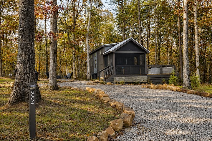 The Mountaineer At The Retreat | Deer Lick Falls 2 - Monteagle, TN