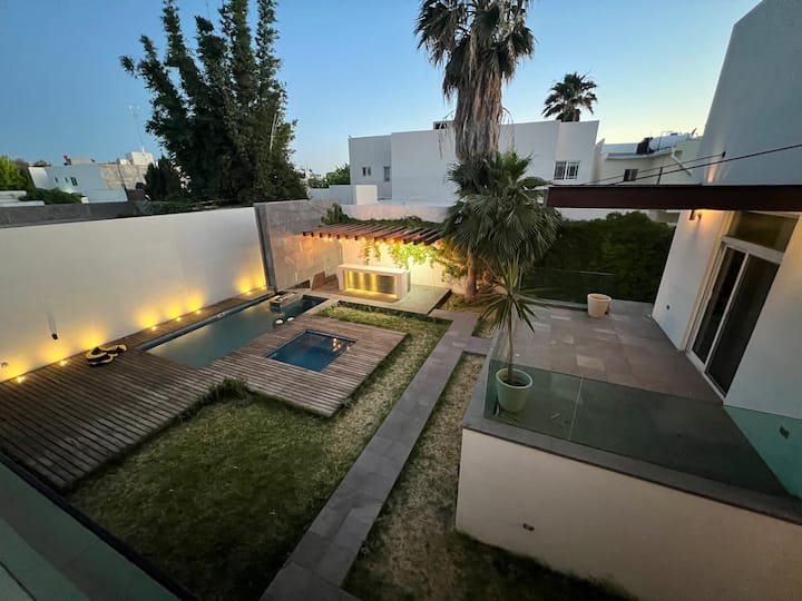 Residencia Muy Amplia Y Cómoda 4 Habitaciones - Delicias