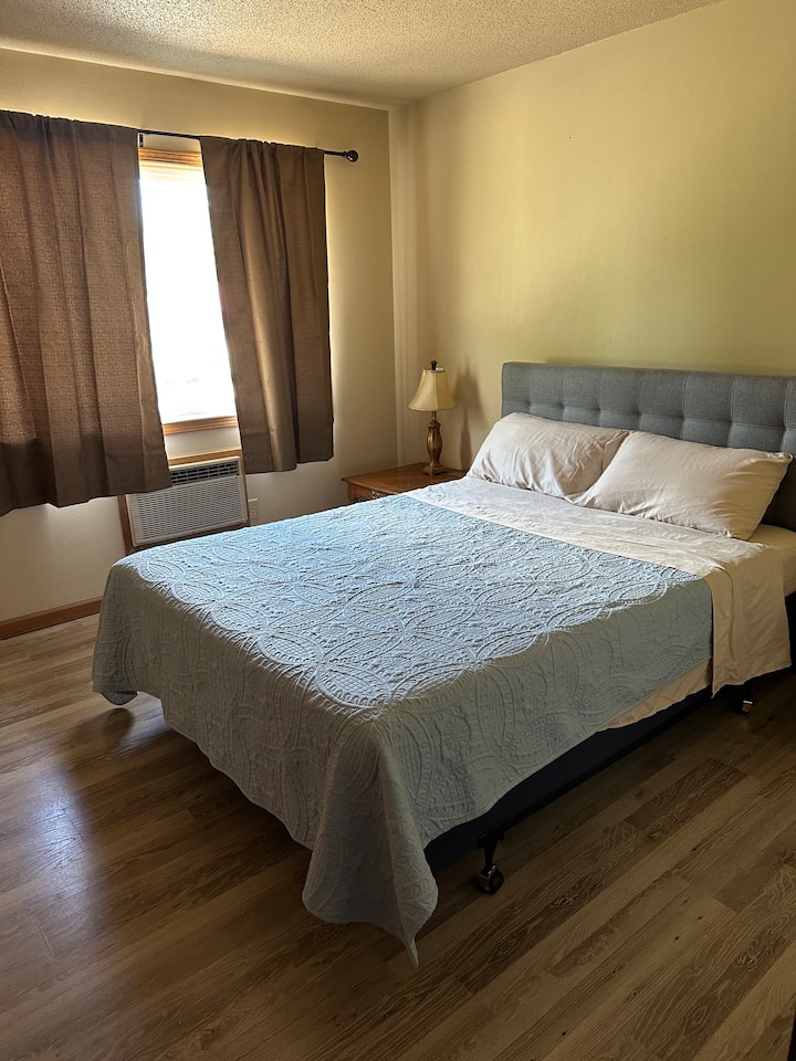 Trap N' Fish Motel Room 3 - Winter, WI