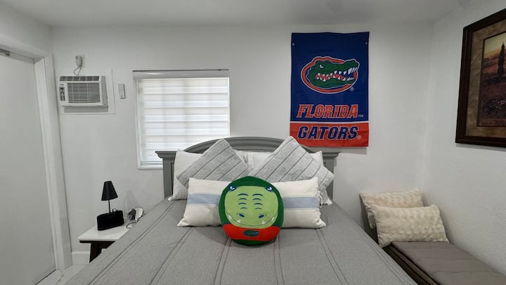 Palm Beach Paradise Room Near Downtown & Outlets - West Palm Beach