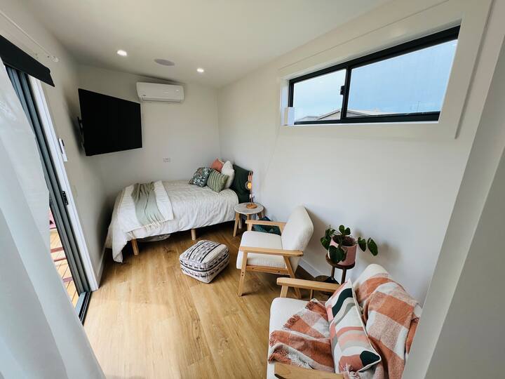 Pod - Lee, Our Little Pod Located Long Beach - Robe