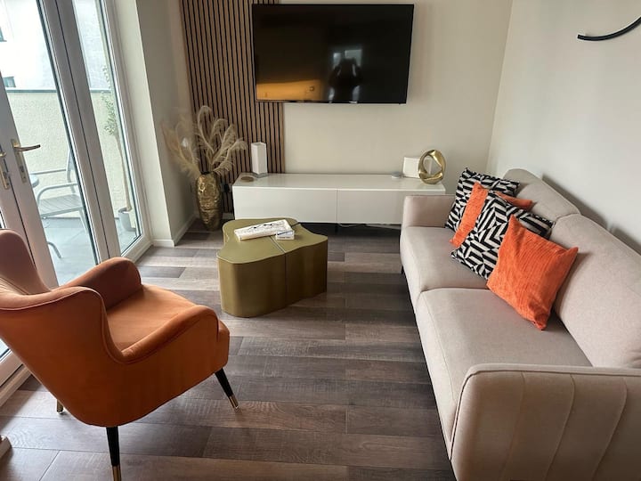 Lake View Apartment Modern,stylish,4 Beds, Balcony - Bowness-on-Windermere