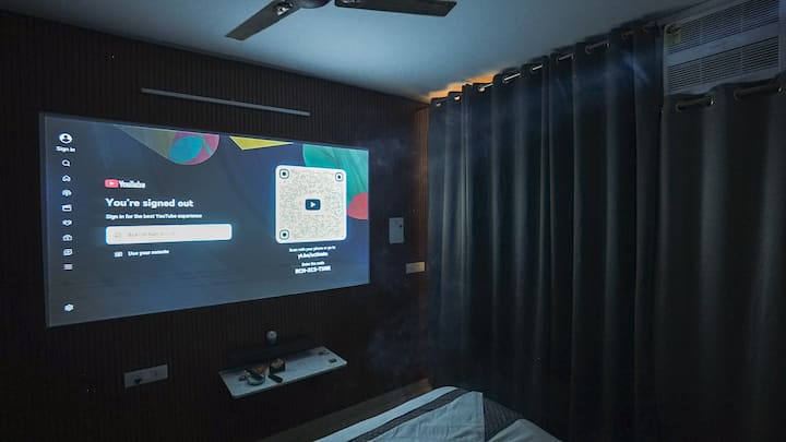14.ideal Luxury Cozy Theater Corner, Ac (1rk) - Varanasi
