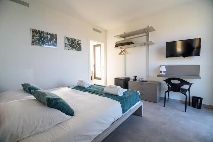 Agave Filifera Room - Sanremo