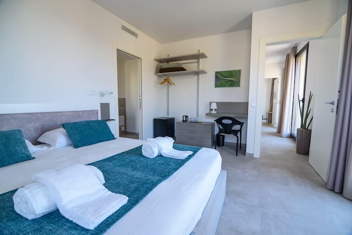 Agave Attenuata Room - Сан-Pемо