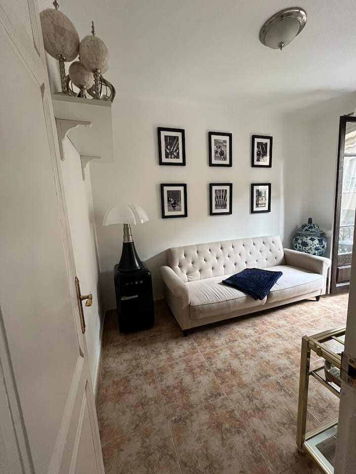 Piso Completo En Montjuic - 