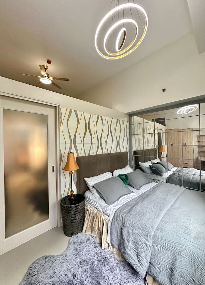 Suite101f- Newer & Spacious Moa Oasis - Metro Manila