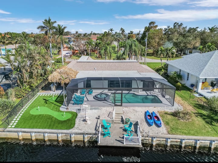 The Coastal Hideaway - Cape Coral, FL
