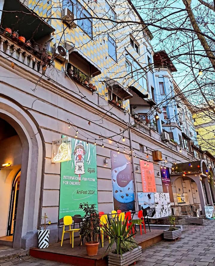 Ovi Center No.1 - Tirana