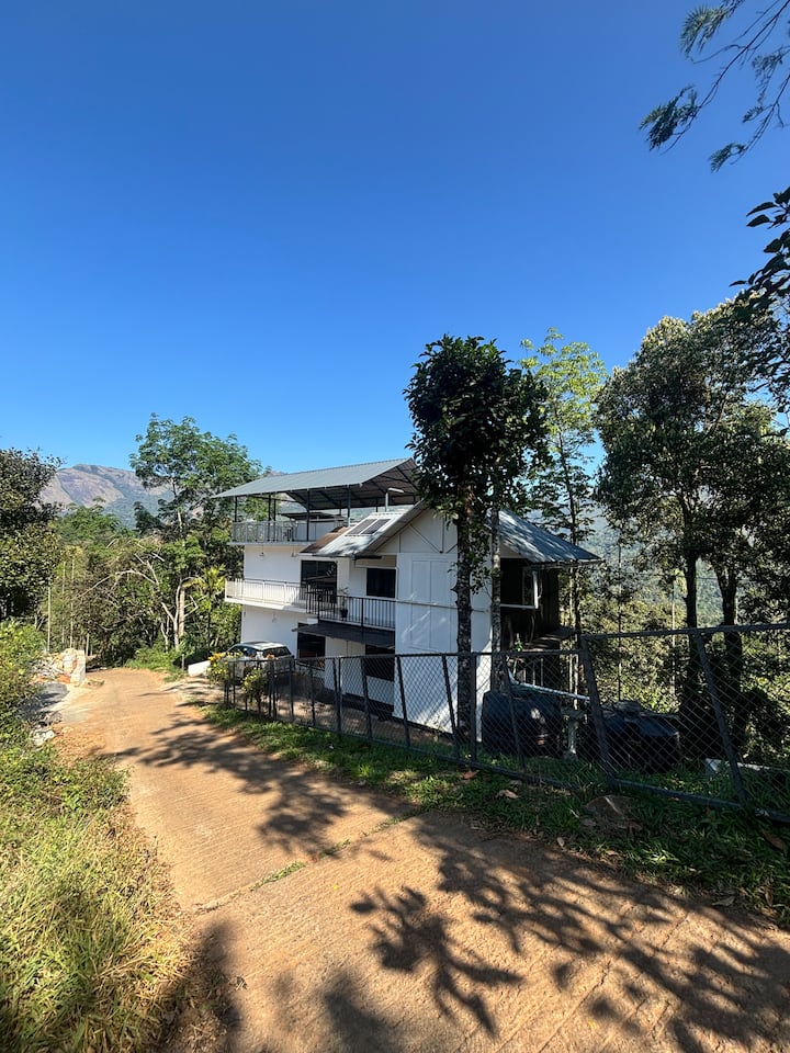 4 Bedroom Private Cottage -Blooms Cottage Munnar - Munnar