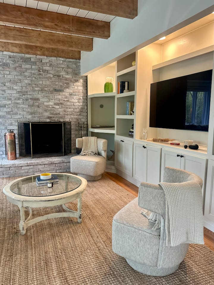 Take A Break @ The Winding Rock House Escape! - Essex, CT