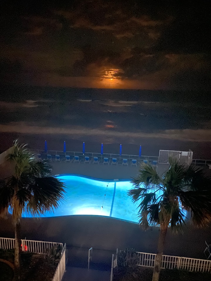 Ormond Beachfront Condo - Ormond Beach, FL