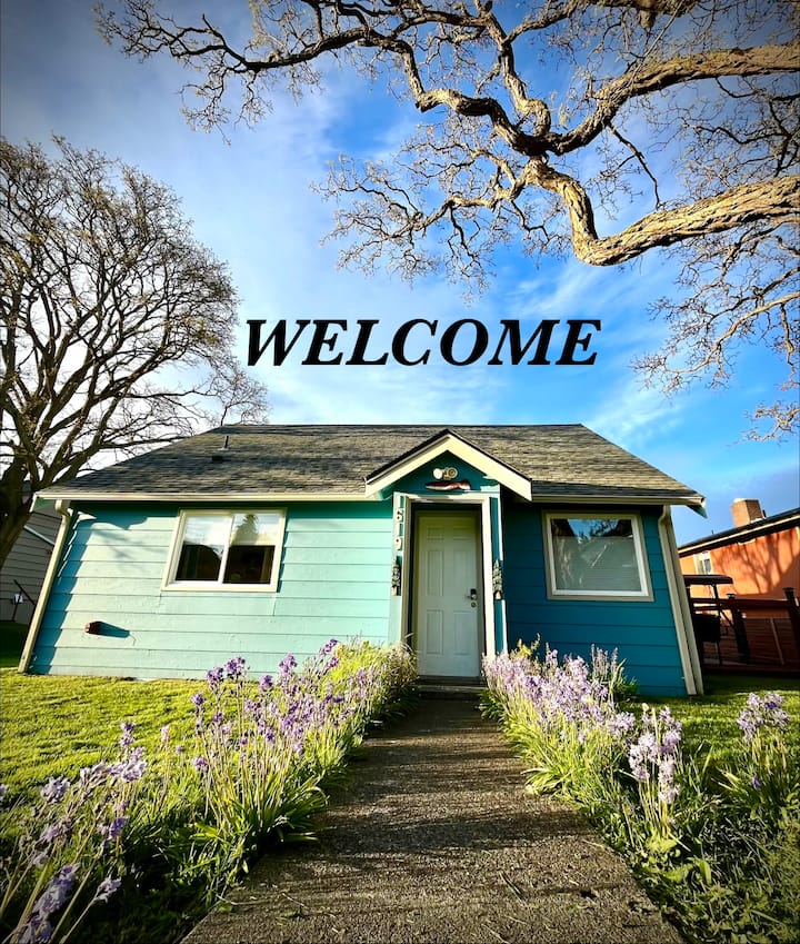 Upstream Cottage -The Perfect Pa Getaway! - Port Angeles, Washington