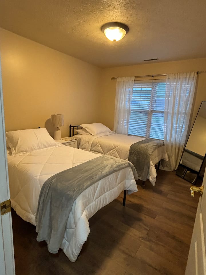 Lovely Comfort Home - Lafayette