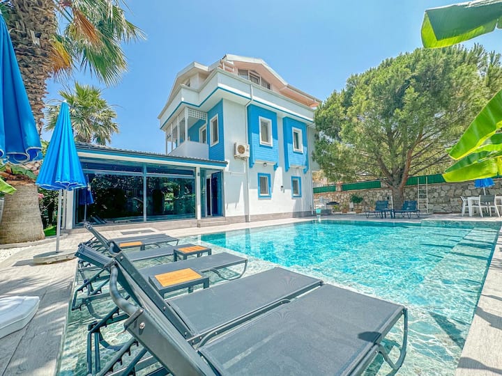 Villa öYkü ÖLüdenizde Açık,kapalı Havuz Ve Saunalı - Fethiye