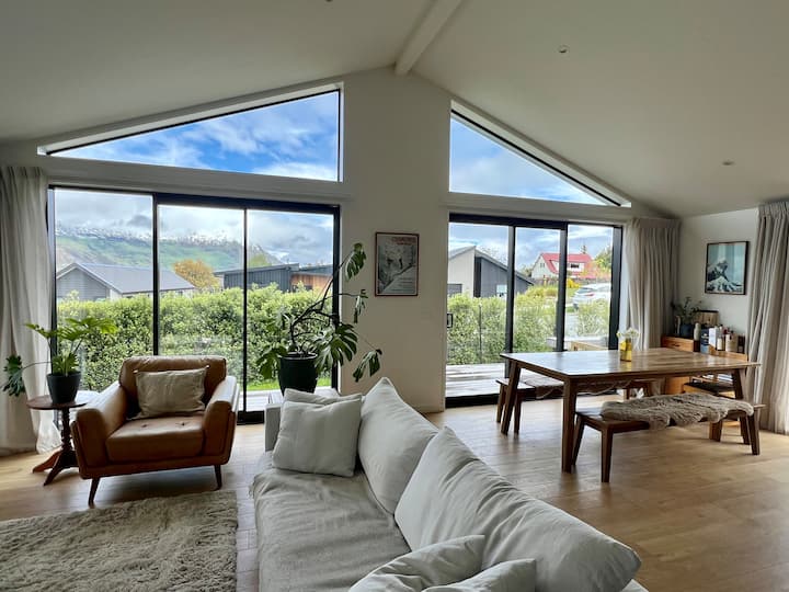 Mountain Views - Wanaka