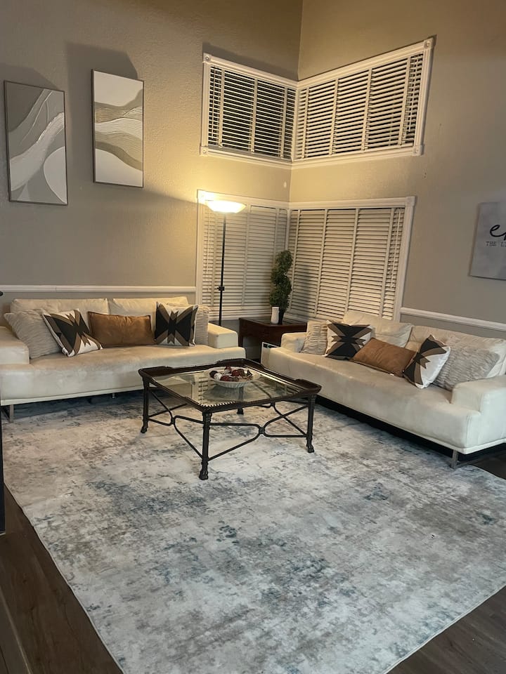 Executive 4br-3bth Home | Hot Tub• Gym• Workspace - Oceanside, Californie