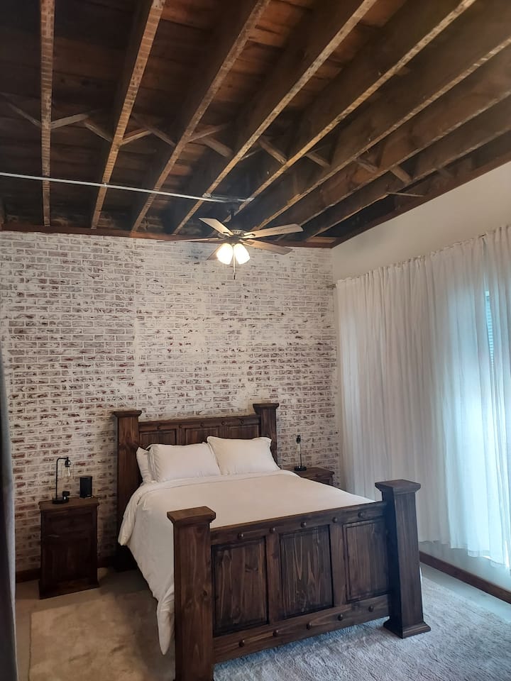 Bricktown 2 Bedroom Loft - Crowder State Park, Trenton