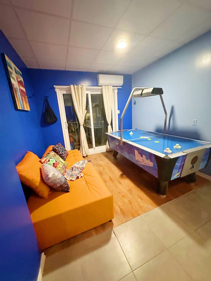 St-denis/ Newly Renovated - Blue Suite 3a - モントリオール