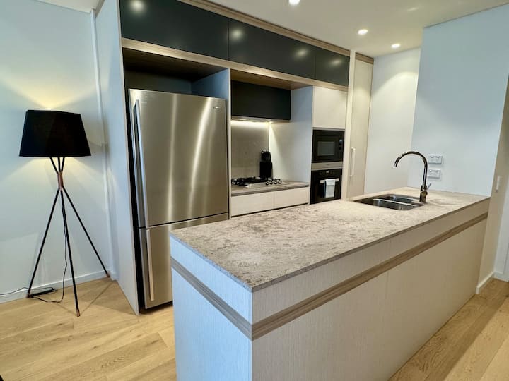 Central Mosman 1br Unit With Study - North Sydney