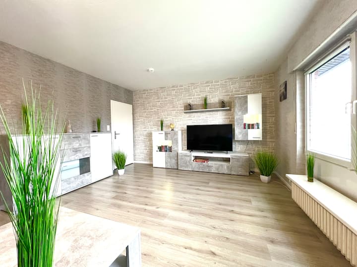 Ferienhaus Mit Küche, Garten U. Smart-tv - Emden