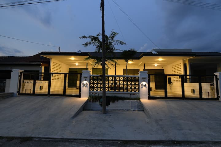 Ipoh Garden Canning 18pax 6r4b Ev Stadium & Aeon - Ipoh