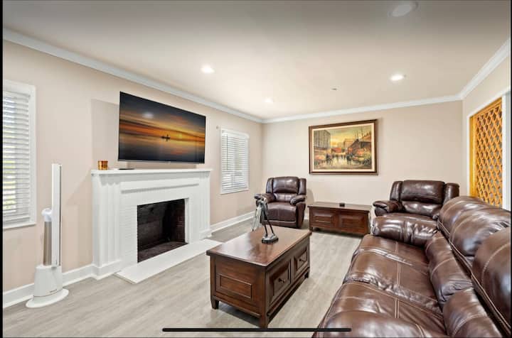 Stylish 3br/2ba Home With Everything You Need! - La Verne, CA