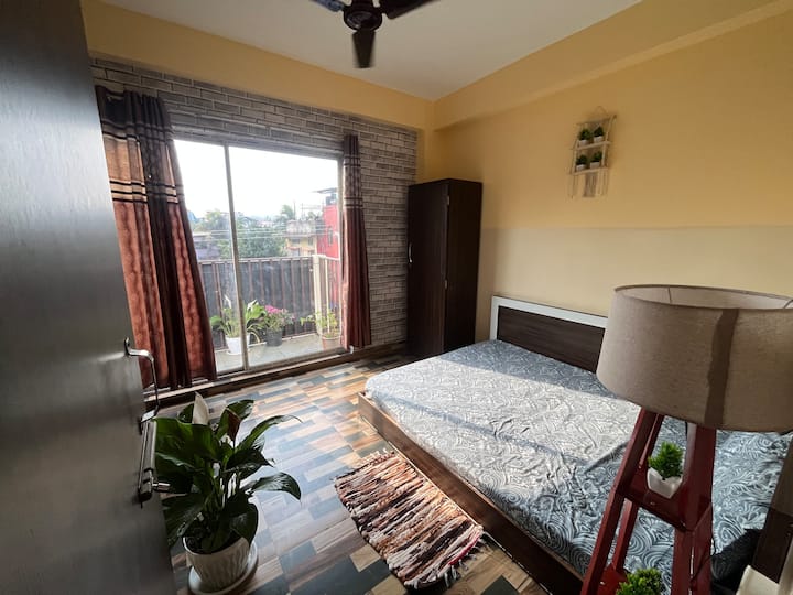Cozy Stay Near Downtown Hospital & Gs Road - Guwahati