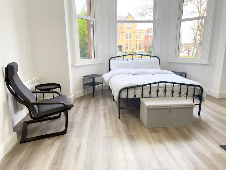 A Hidden Treasure On Princes Road - Liverpool John Lennon Airport (LPL)