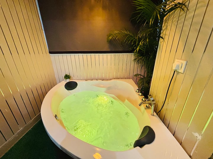 Luxe Crest | Jacuzzi - 