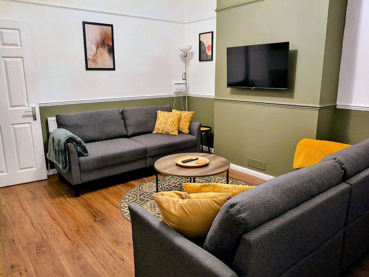 4 Bedroom Home Near Liverpool Cc - Liverpool